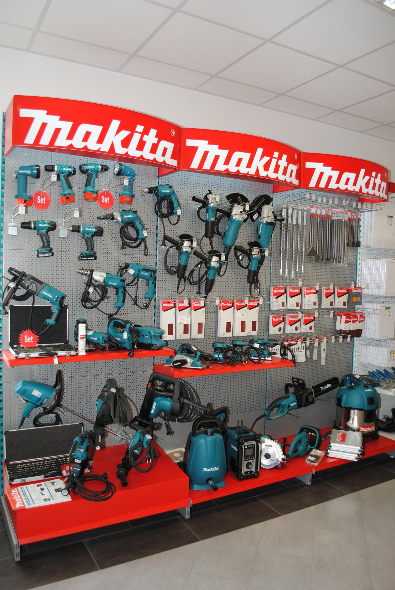 Makita,ruční elektrické a akumulačni nářadí,vrtačky ,aku šroubováky ...
